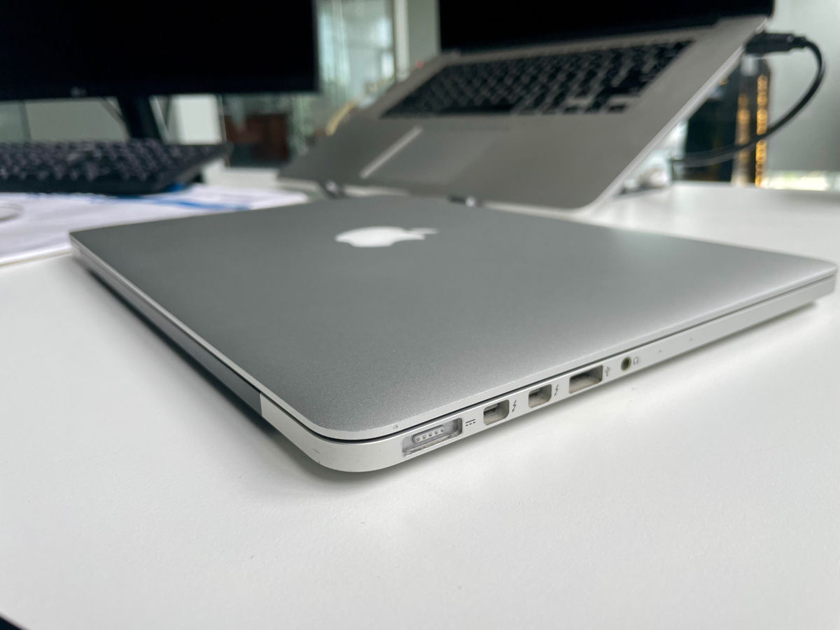 MacBook Pro 13 A1502 (Early 2015)