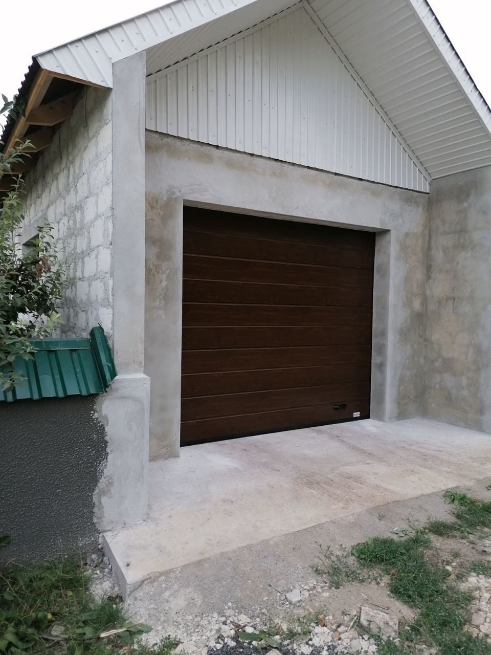 Usi de garaj , rolete , porti de acces
