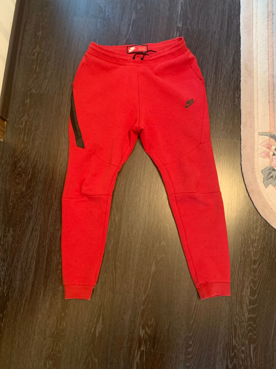 Nike tech fleece red