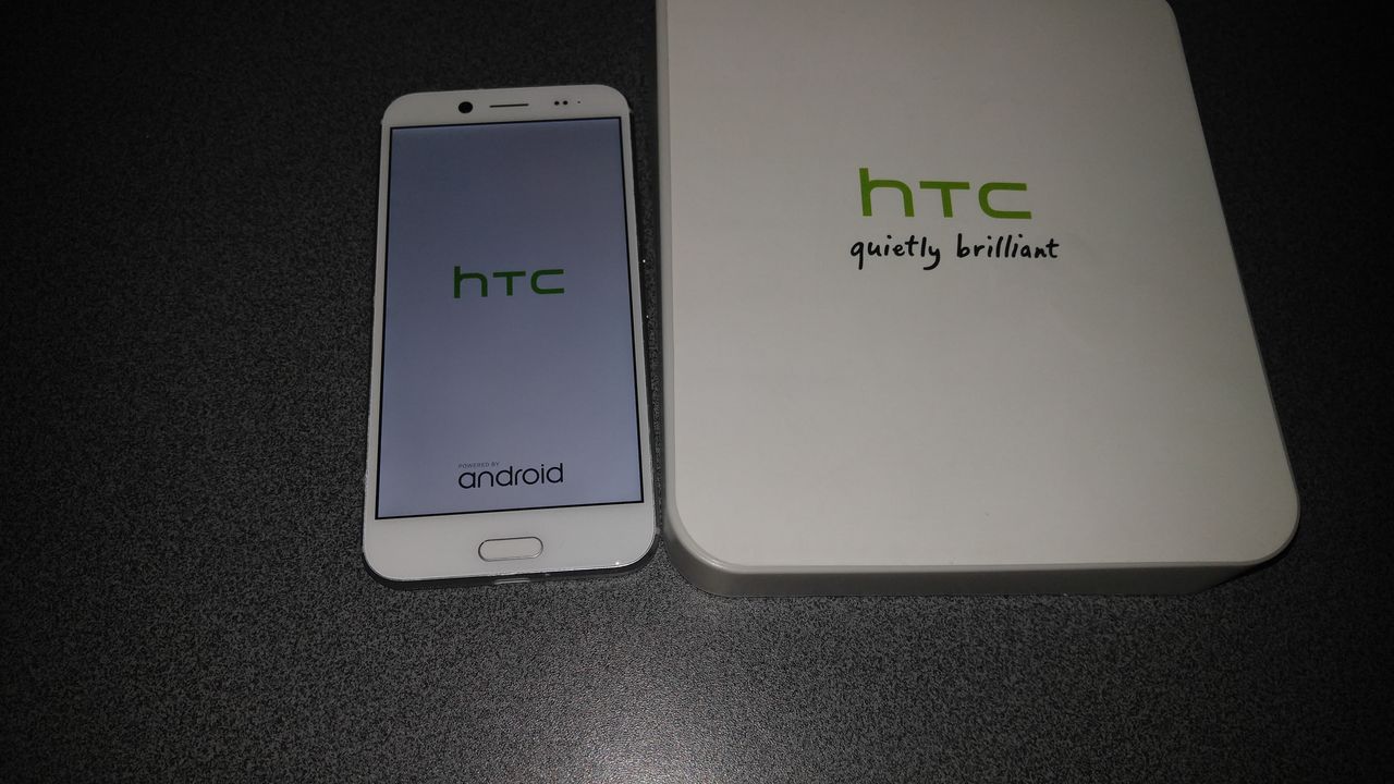 HTC M10 - 1600 lei 10/10