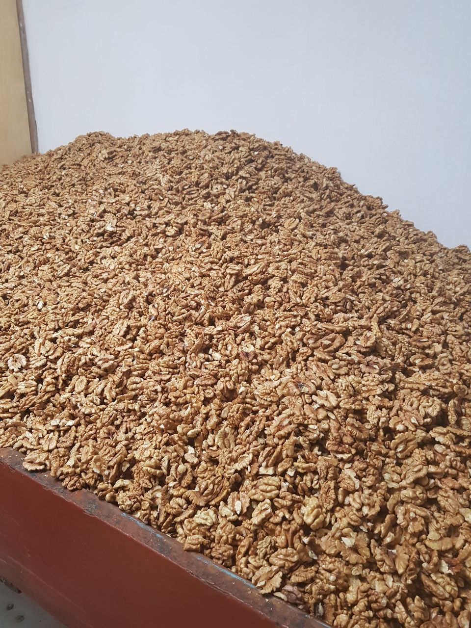 Cumpar miez de nuca si nuci intregi