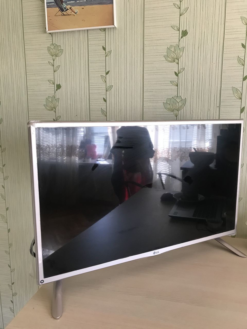 Телевизор lg 32lf561v в отличном состоянии