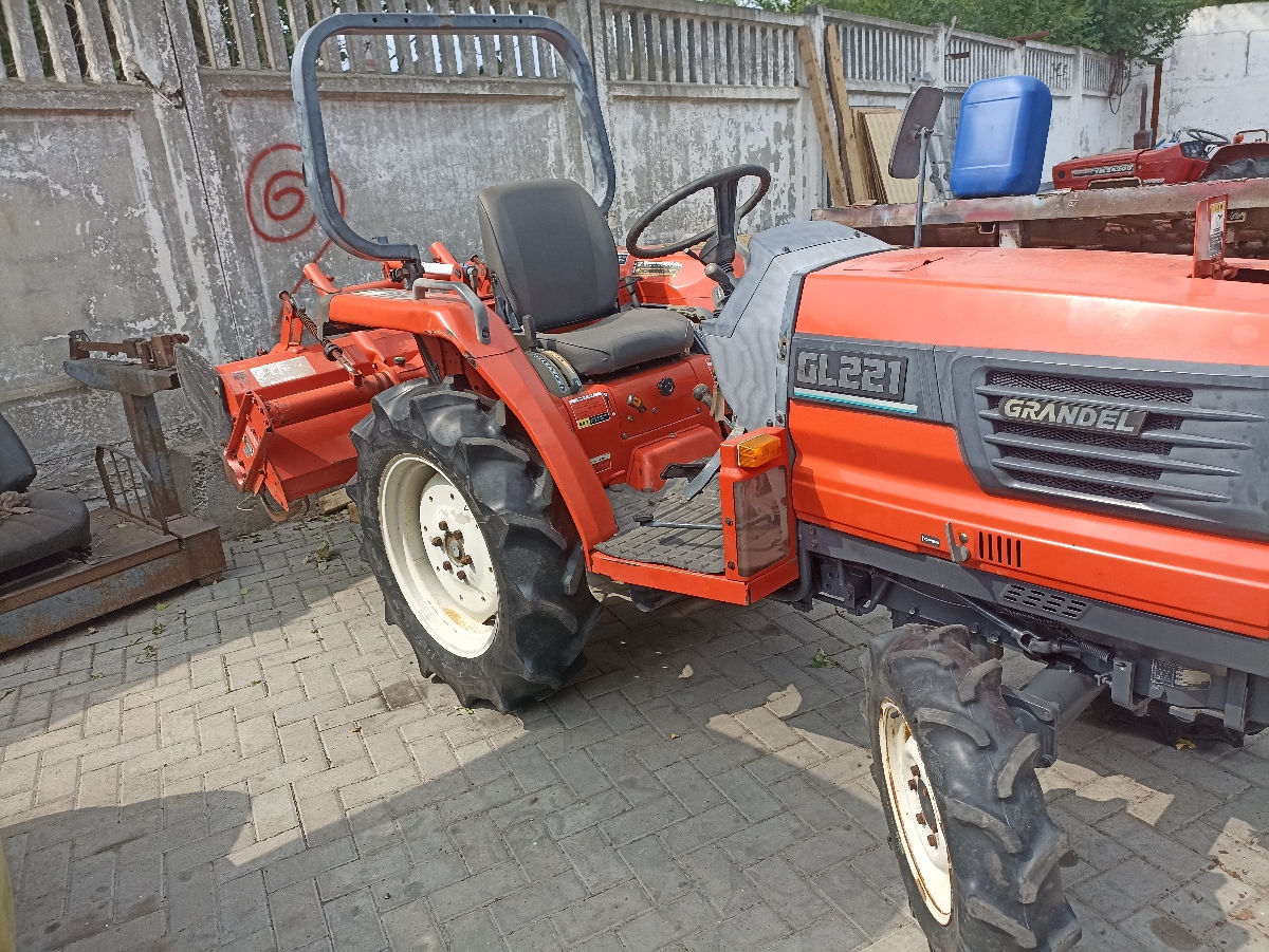 Tractorase japoneze