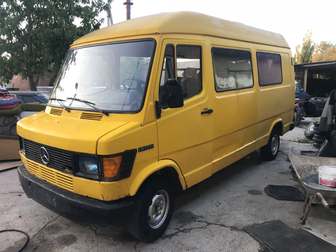 Mercedes Mercedes-Benz 307