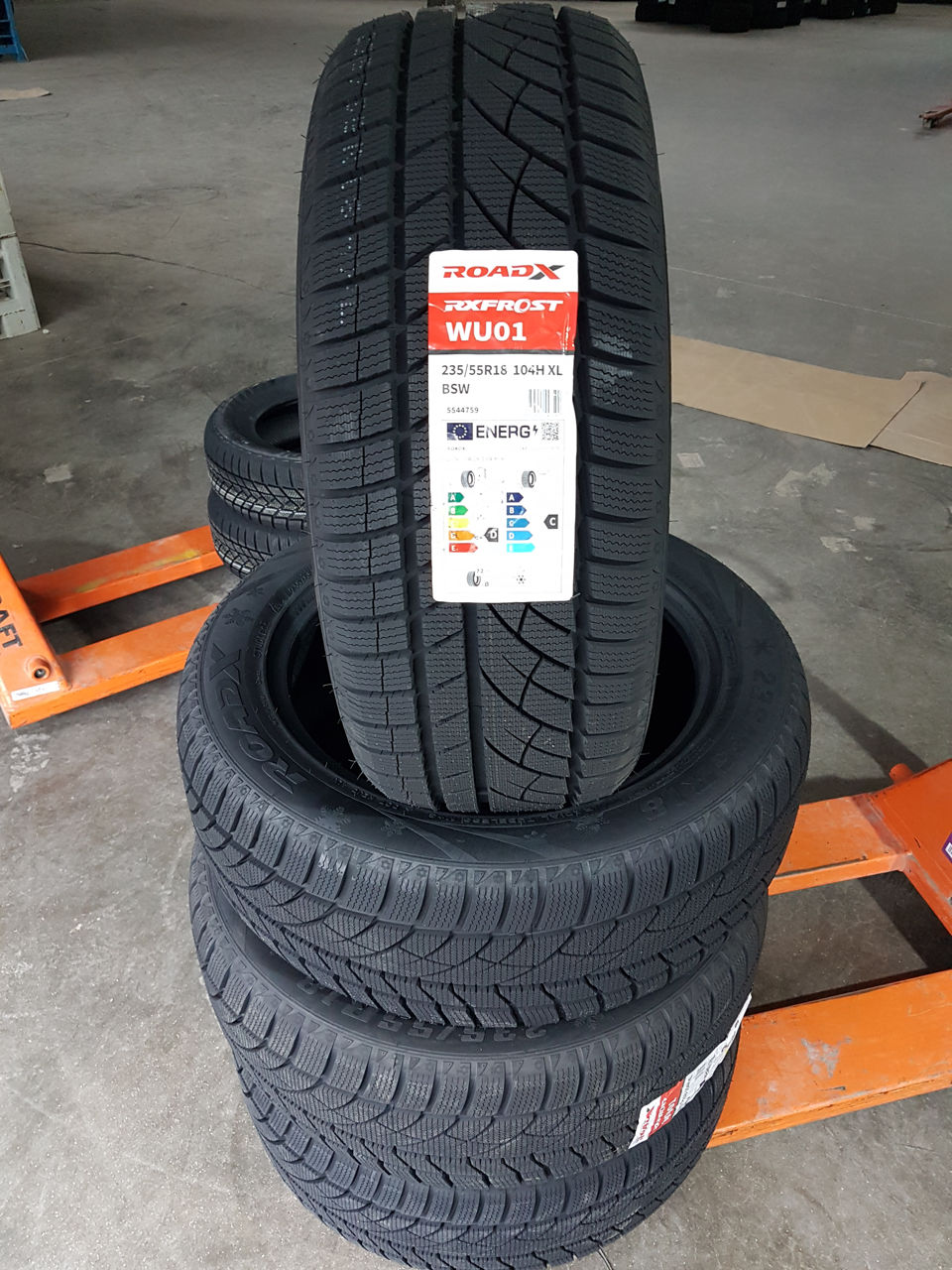 235/55 R18 ROADX(Hankook) Winter 2022