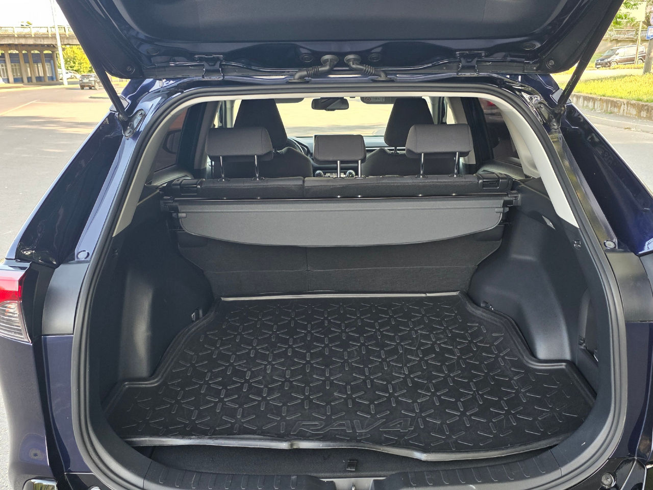 Toyota Rav 4 2020 г. с пробегом 117000 км, Гибрид, 23500