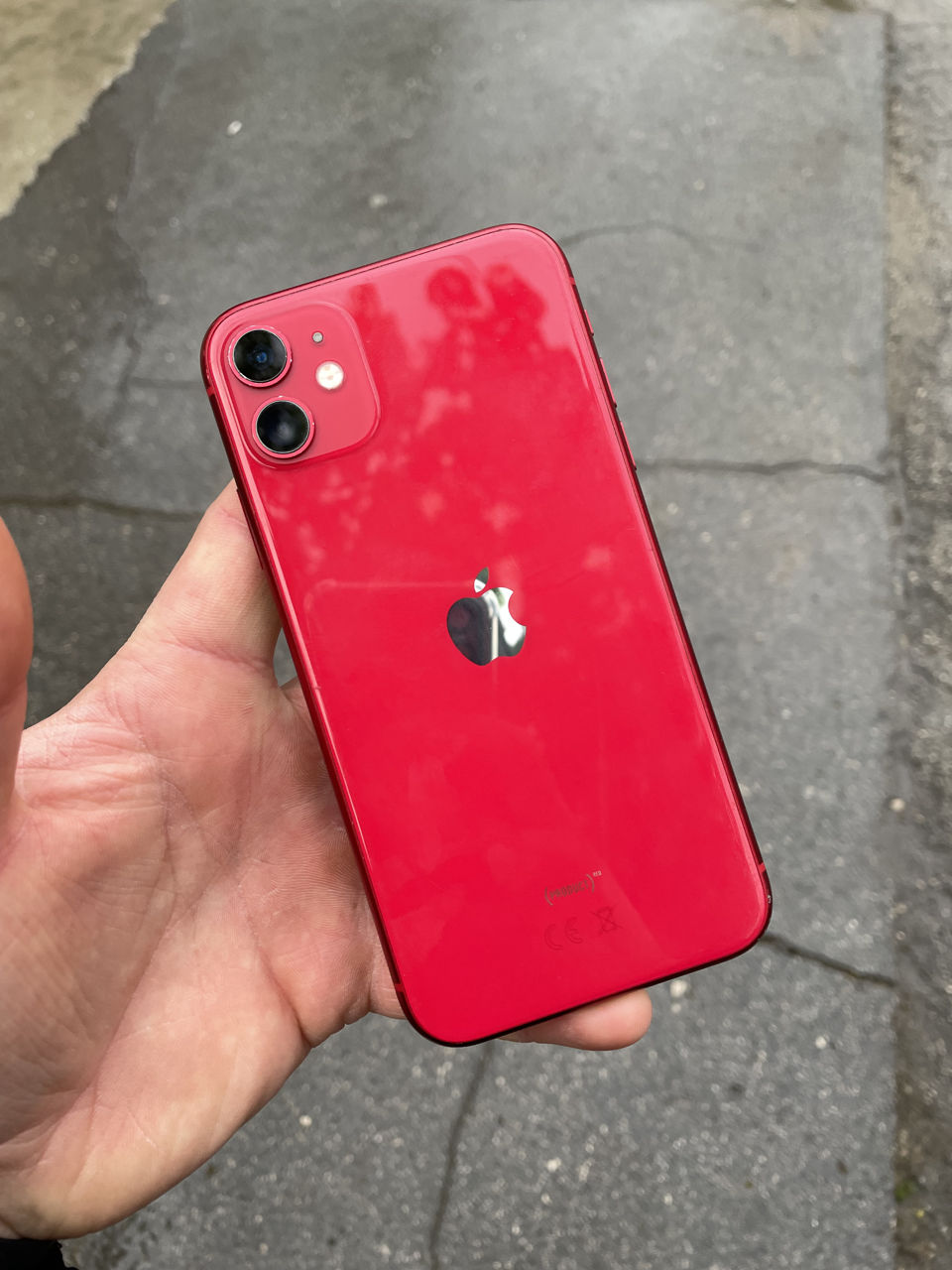 iPhone 11 Red 128 gb