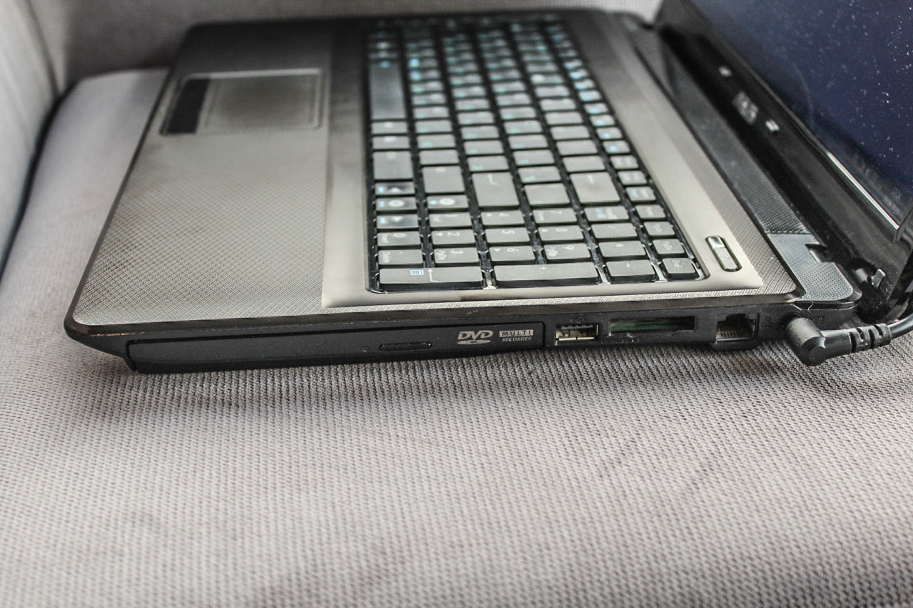 Asus K52F-EX694D 15.6"
