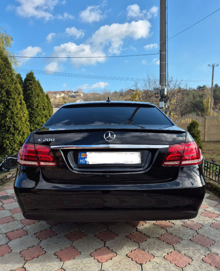 Mercedes E-Class an. 2014 cu rulaj 301587 km, Gaz / Benzină (metan ...