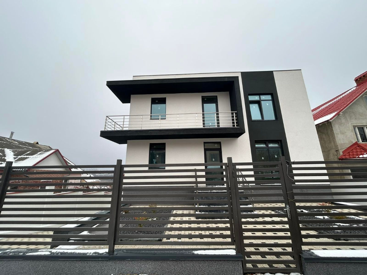 Casa în stil Hi-Tech