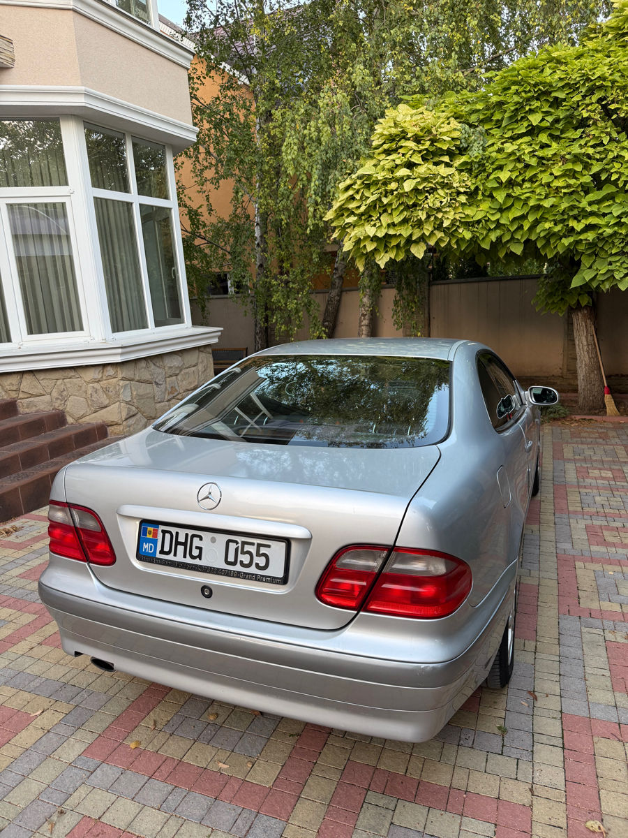 Mercedes CLK-Class an. 1998 cu rulaj 196171 km, Benzină, 5400
