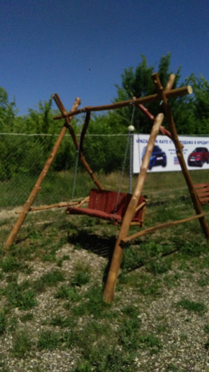 Scrinciob,качели из дерева