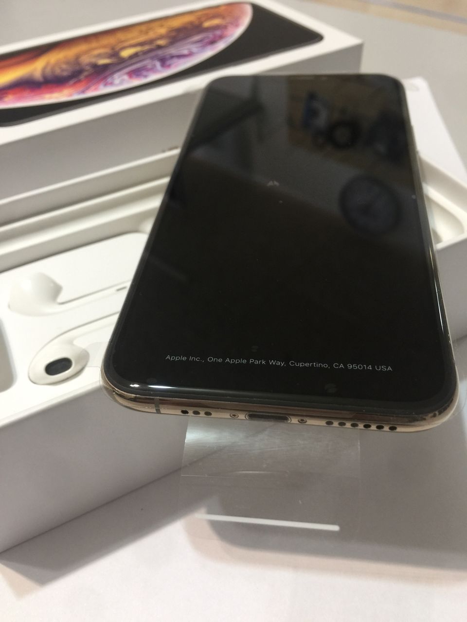 iPhone Xs ,Gold 64GB