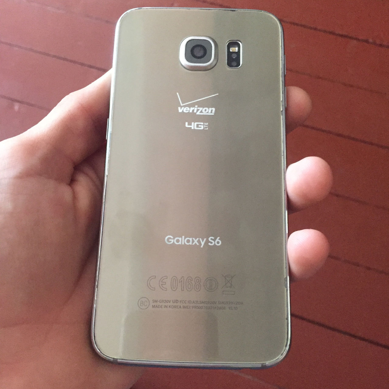 Cumpar asa telefon stricat