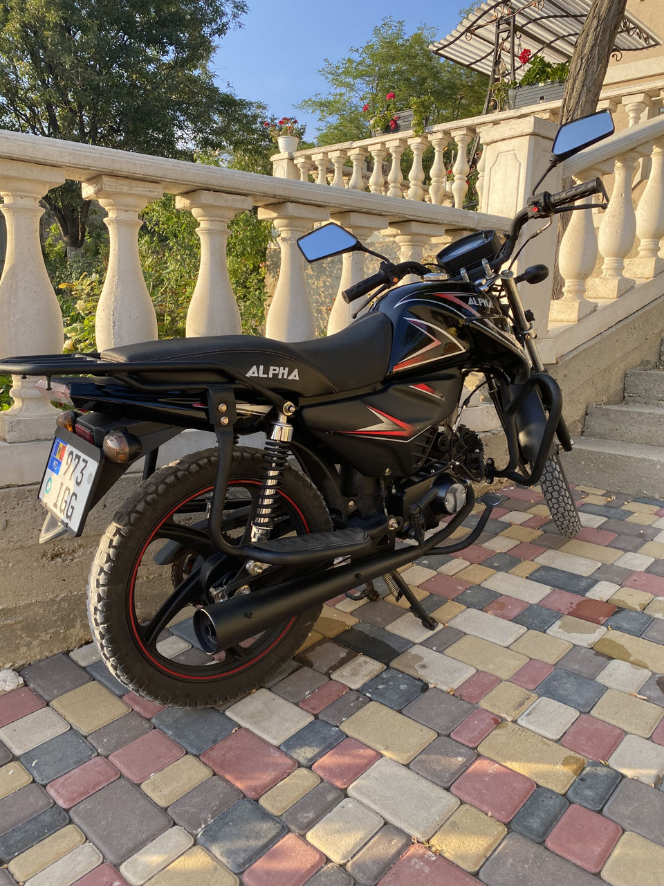 Alpha Moto F