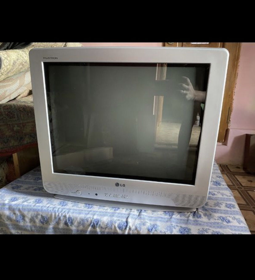 Televizor LG 200 lei