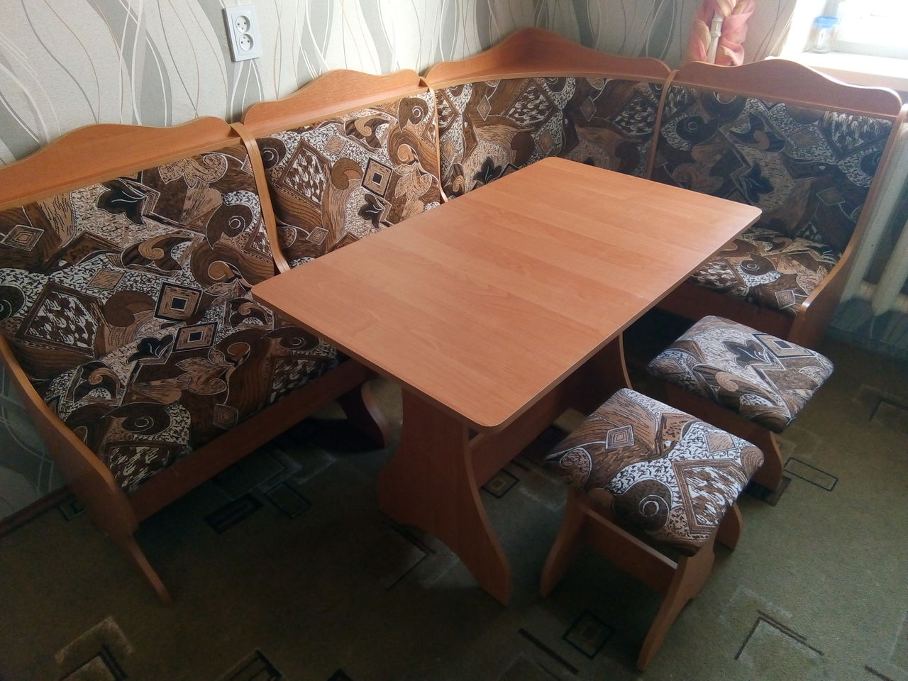 Кухонный уголок 1,10x1,60, 1,30*2,00 новые