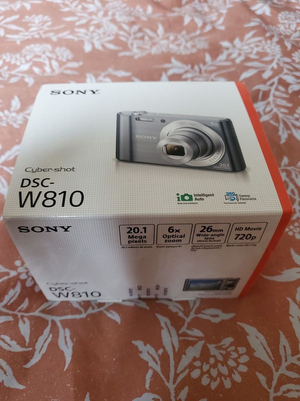 Nou Sony Cyber-shot DSC-W810 Silver 20Mpix. В магазине стоит 1400 лей!