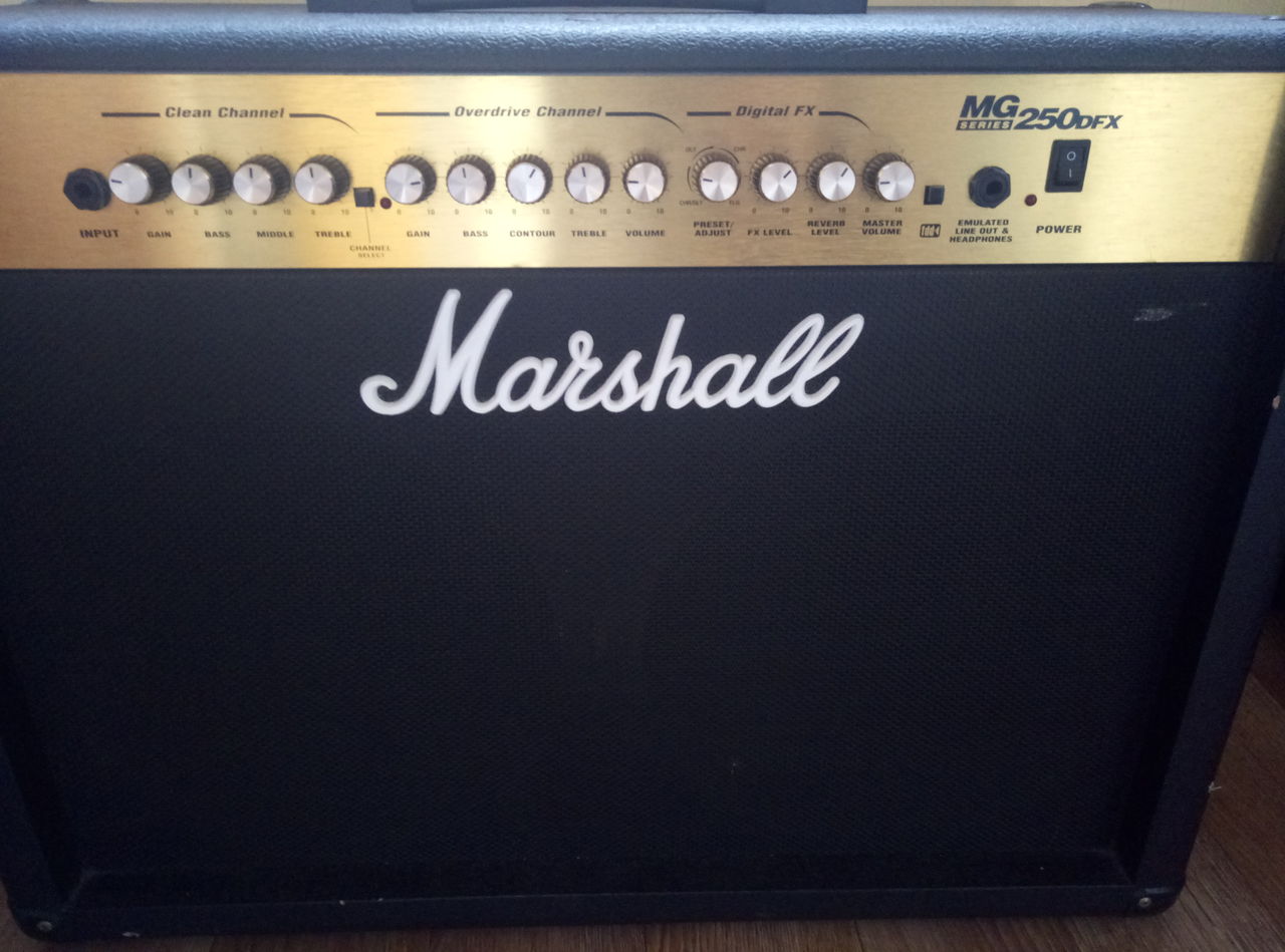 Marshall MG 250 DFX combo