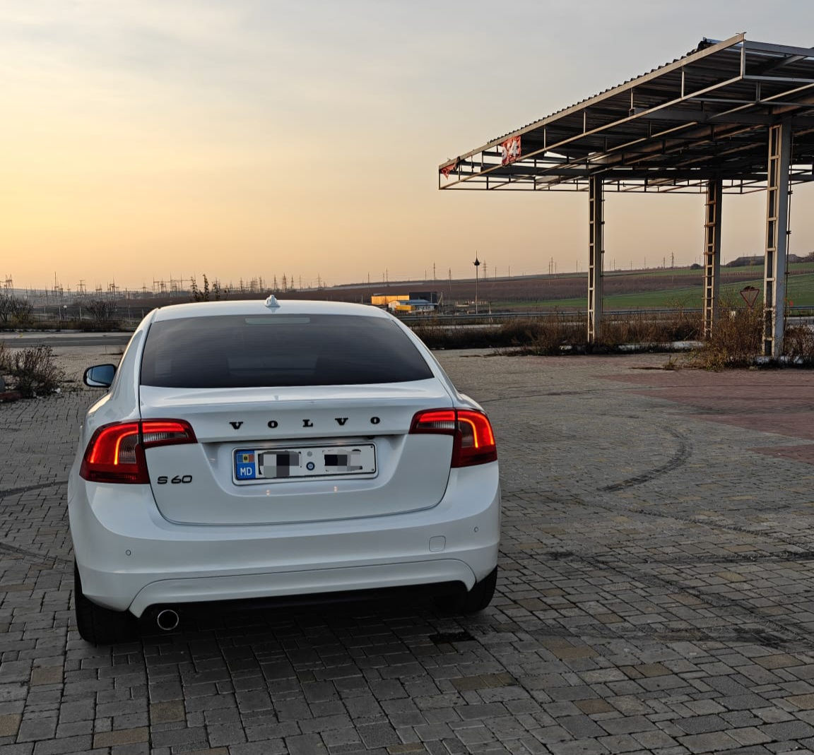 Volvo S60 an. 2014 cu rulaj 179000 km, Diesel, 10800