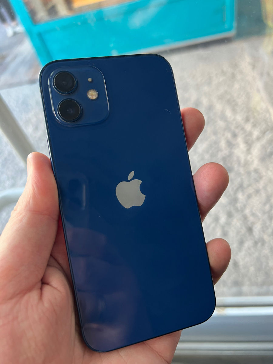 iPhone 12 Blue