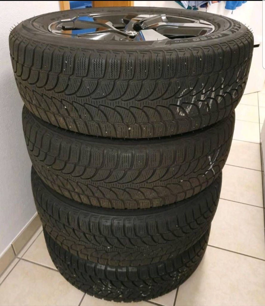 Toyota 225/60 R18 100H Bridgestone Blizzak LM-80EVO