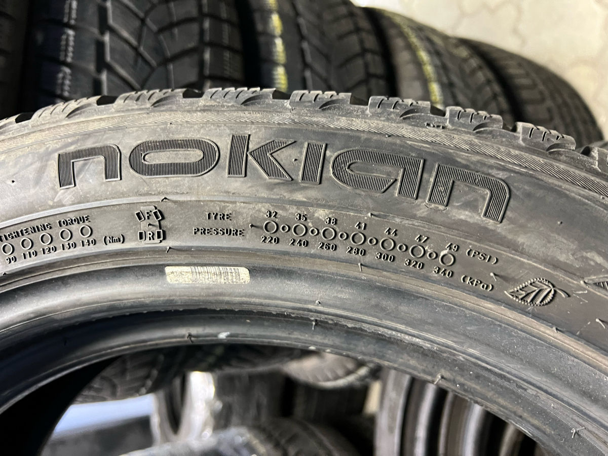 R20 255/45 Nokian WR SUV 3