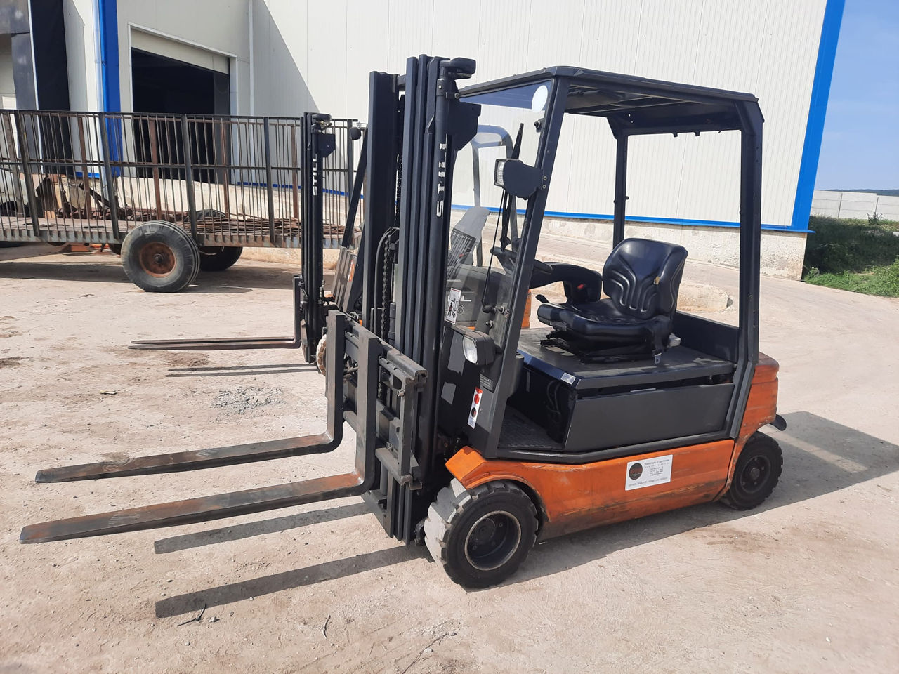 Stivuitor Electric still R 2000 anul 2000 2 t baterie 3 ani