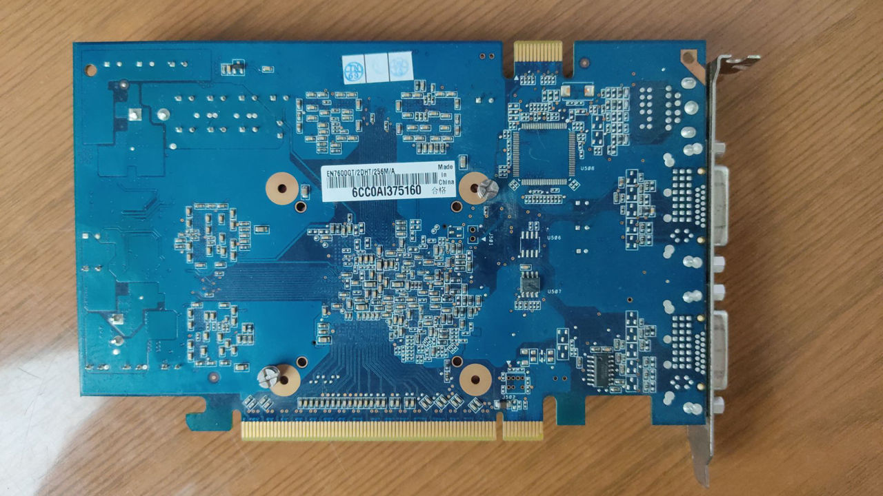 PCI E GeForce 7600 GT PCI E GeForce 7600 GT