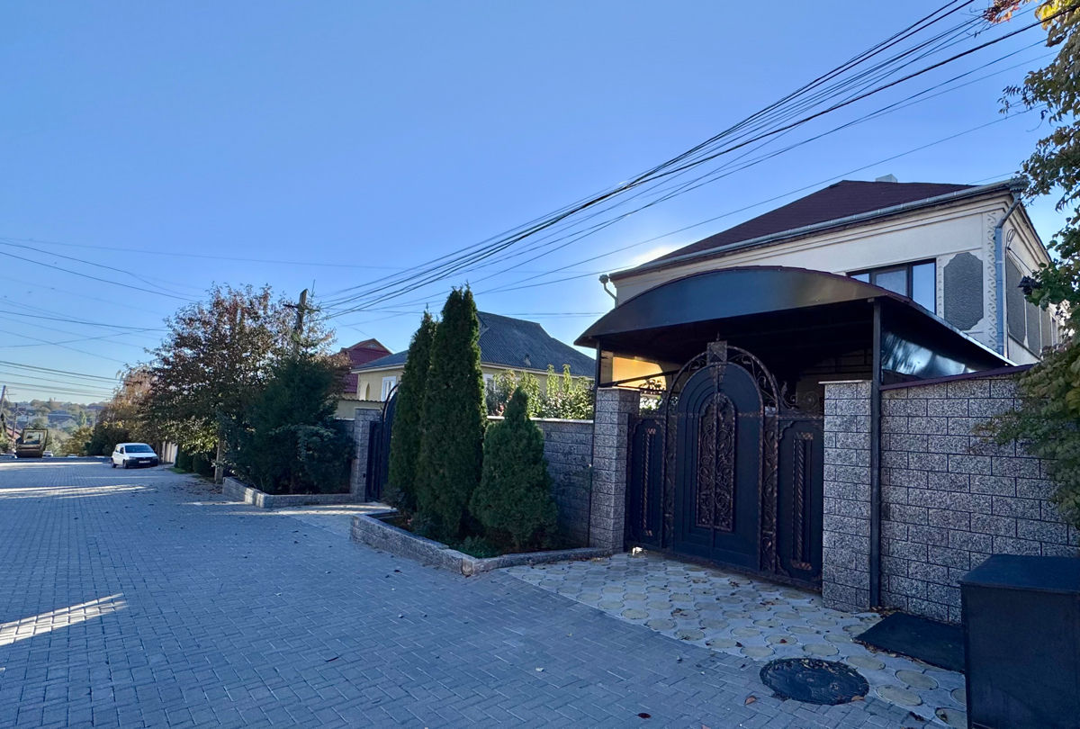 Vînde casa în Localitatea Stauceni, zona Centru