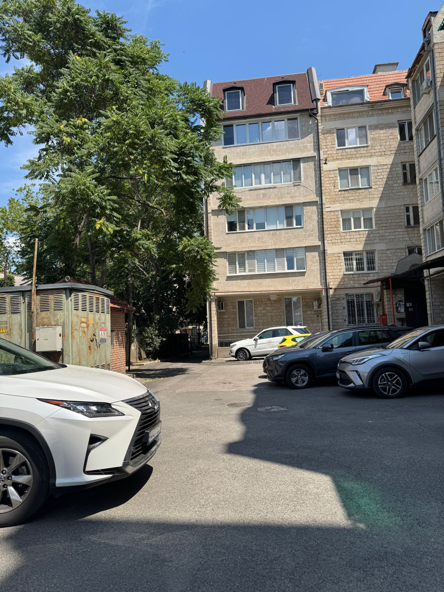 Se vinde garaj în Centru Chișinăului