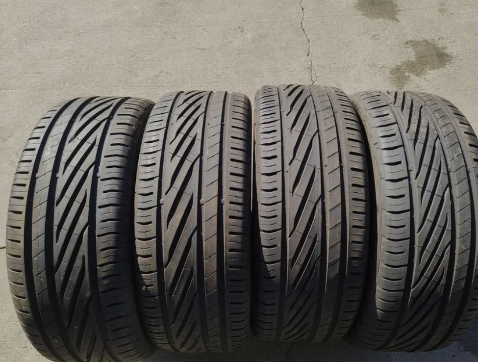 Vind 4 anvelope de vara 235/55/R17 Uniroyal starea 95
