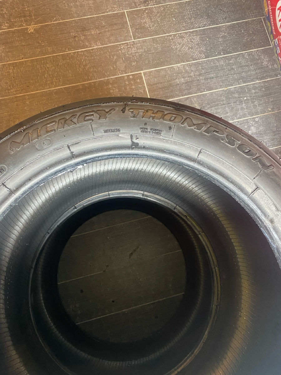 Mickey Thompson r18 325/35
