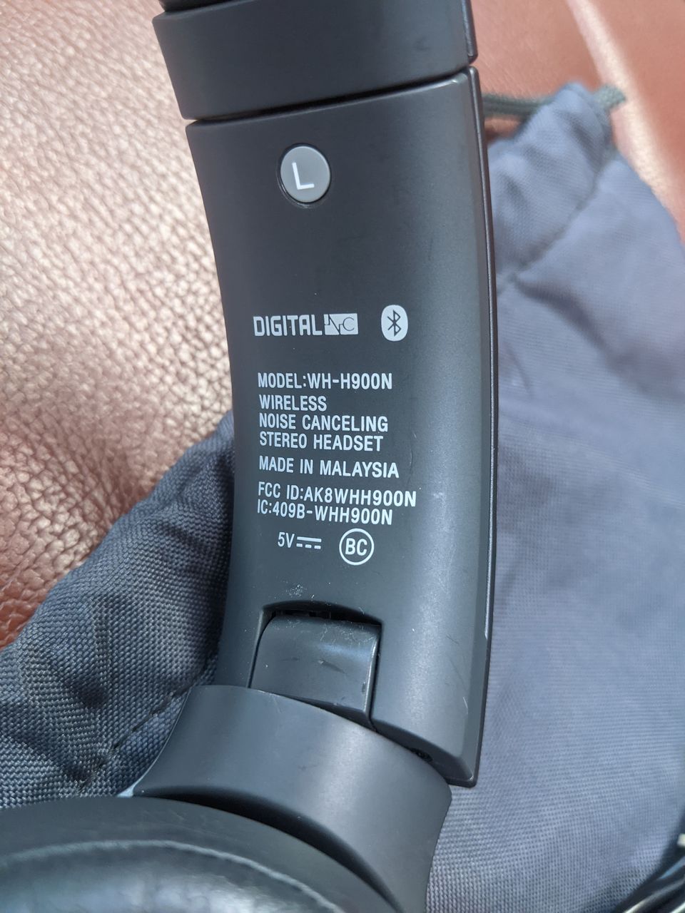 Sony WH-H900N €80