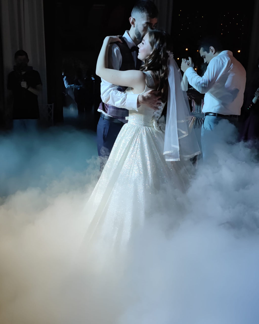 Show luminii, fum greu