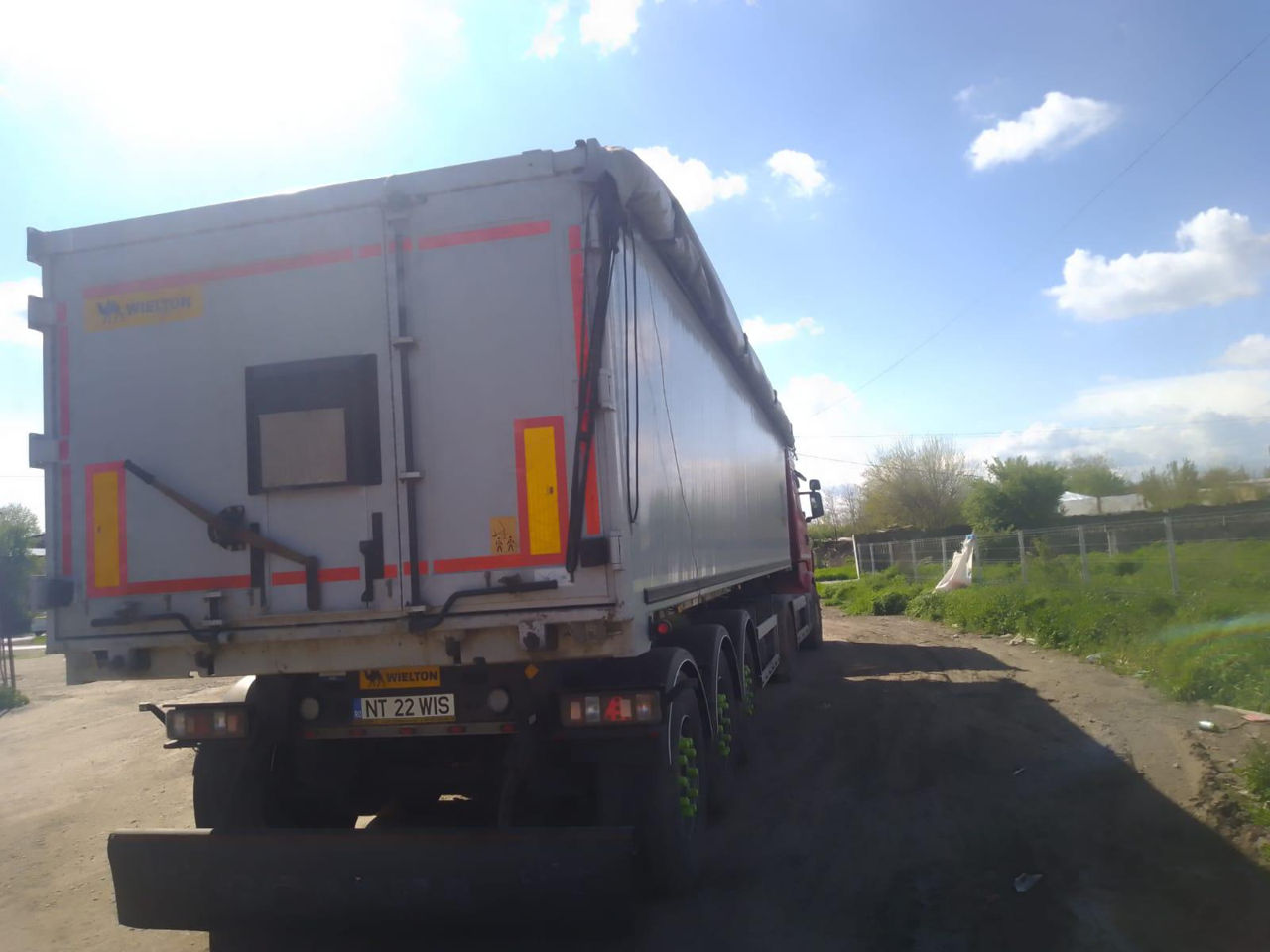 Semiremorca Wielton, bena cereale