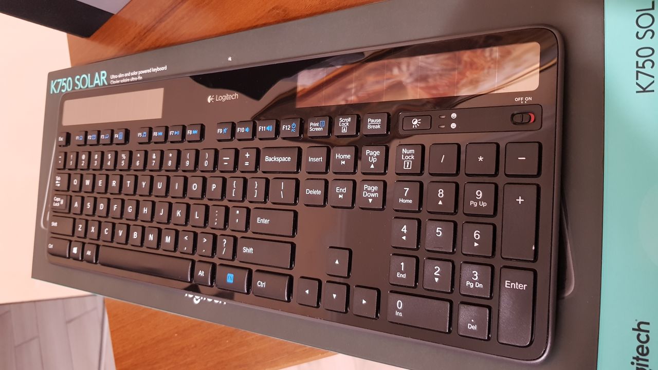Logitech K750 Solar wireless