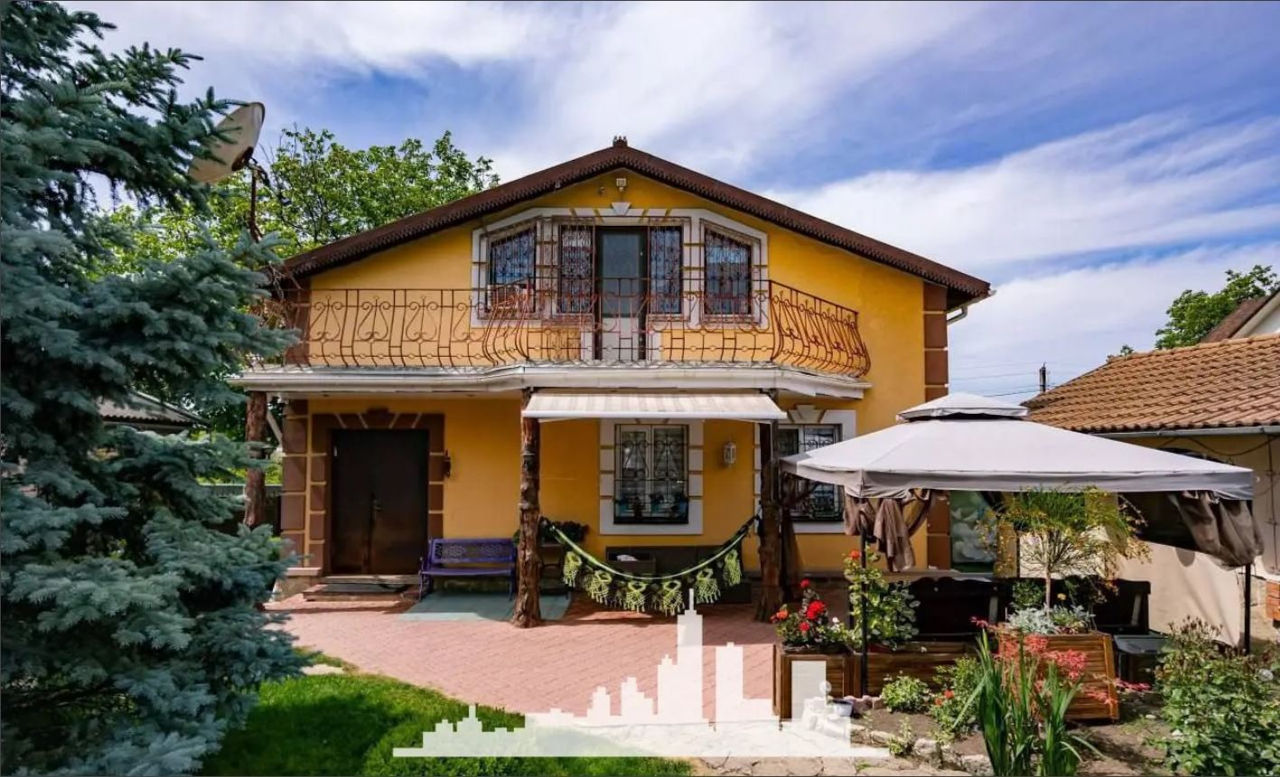 Casă în 2 nivele 150 mp + 6 ari, Dumbrava!