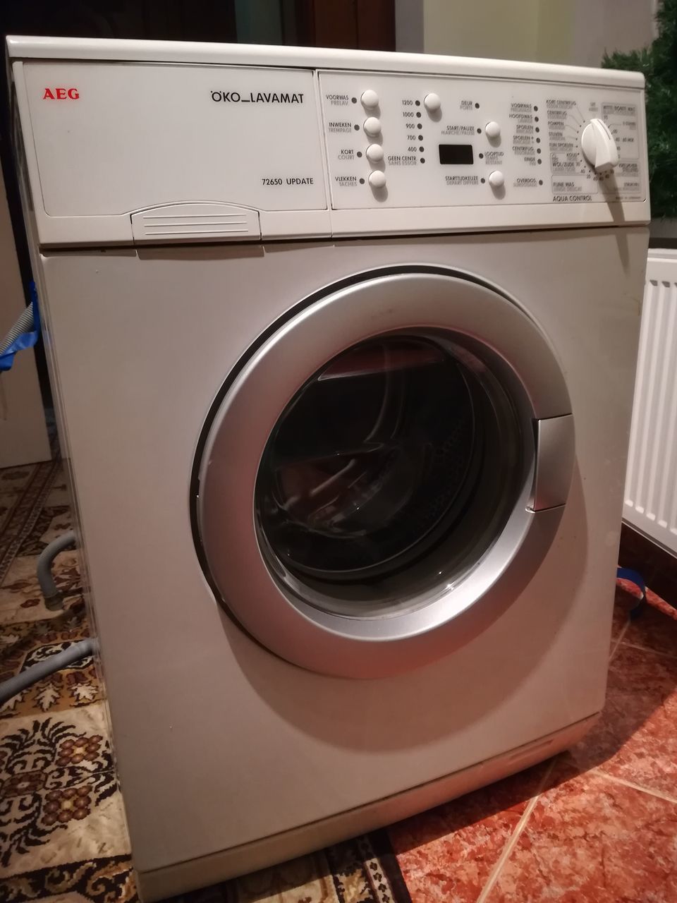 Masina de spălat haine AEG