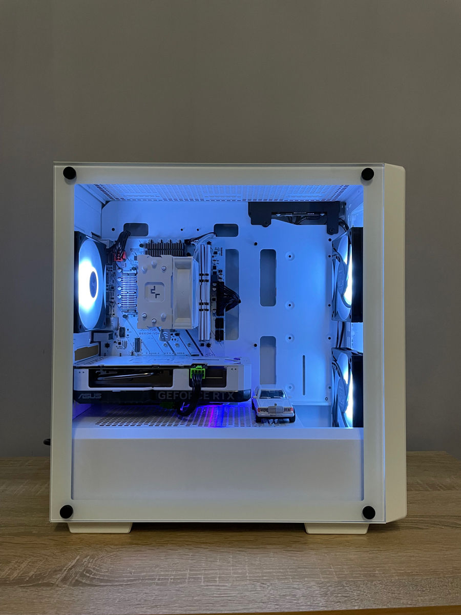 Gaming White Pc / Rtx 4060 / I5-12400f
