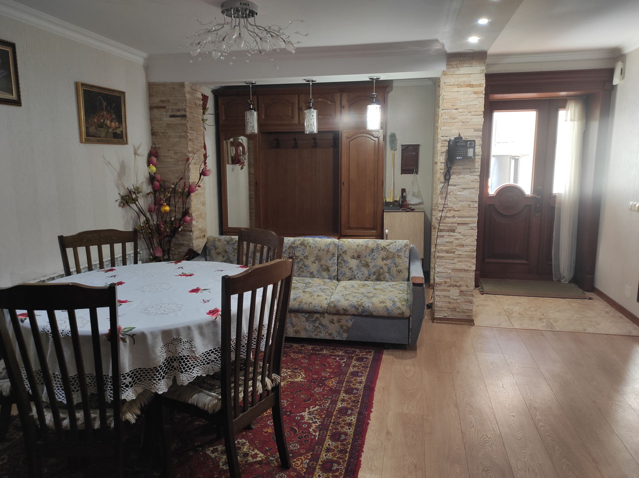 Botanica, "Ellat", super loc, casa calitativa, 170 m, 2 ari. Pret ...