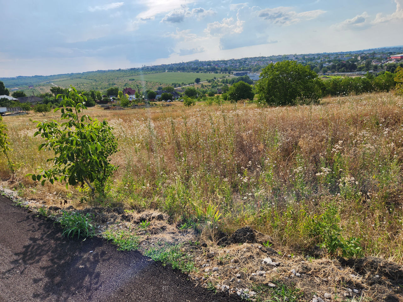 Se vinde teren destinația gradina in s. Goianul Nou, str. Donici, drum asfaltat pina la teren