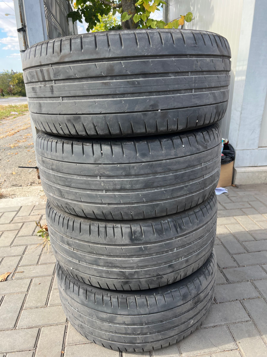 Hankook 245/45/R18 1200 lei tot setul