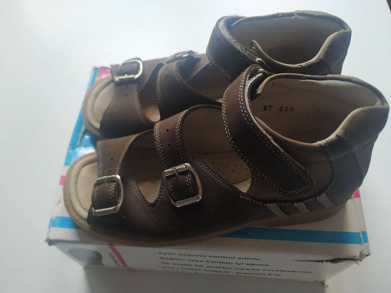 Tufli noi 36 marimea piele naturala merge si la podiom mare 250 lei ...