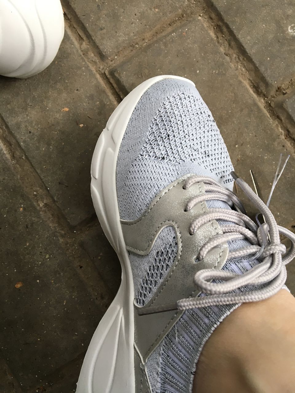 Новые кроссовки. Производитель Испания. Размер 37