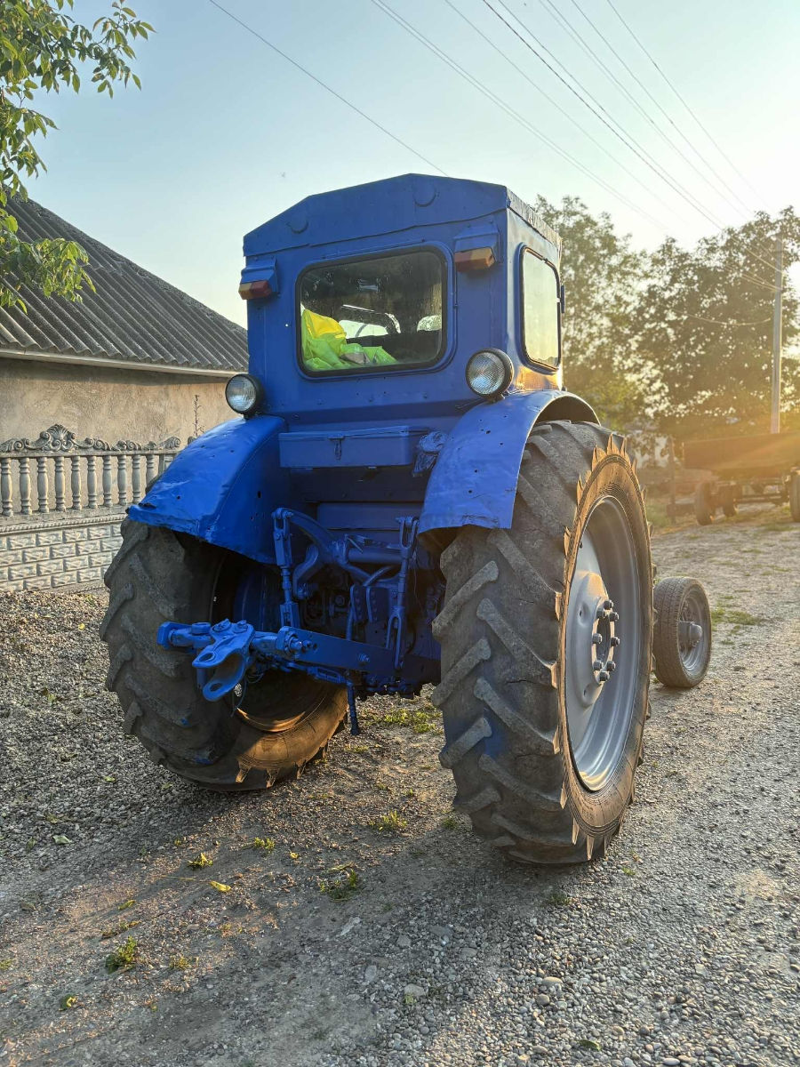 Tractor T40