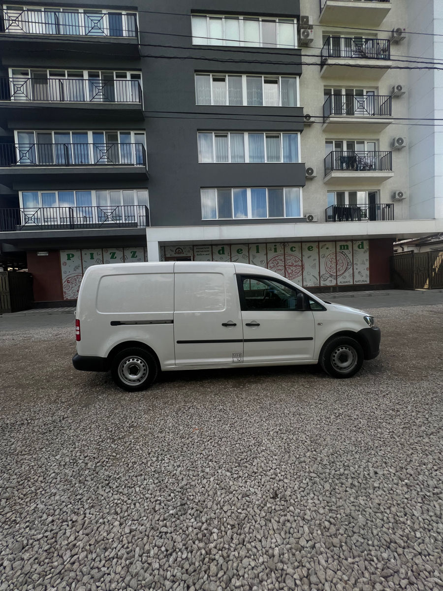 Volkswagen Caddy an. 2015 cu rulaj, Diesel, 6000