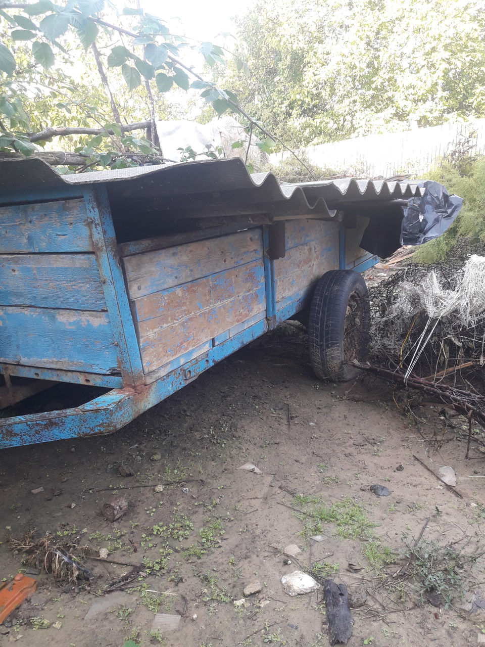 Vind remorca pentru mini tractor intre 15 si 25 de cai