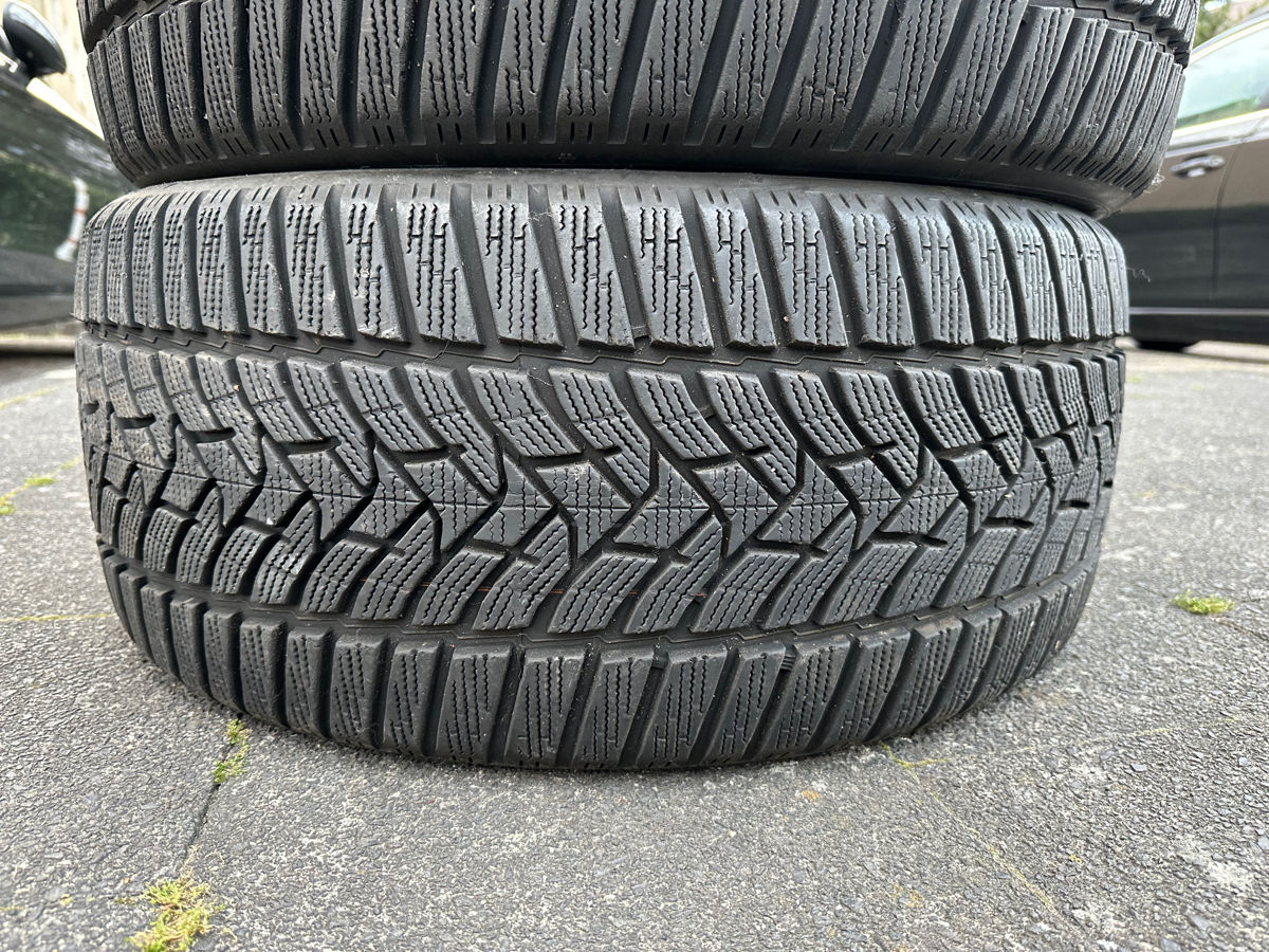 4X 255 / 40 R19 Iarna