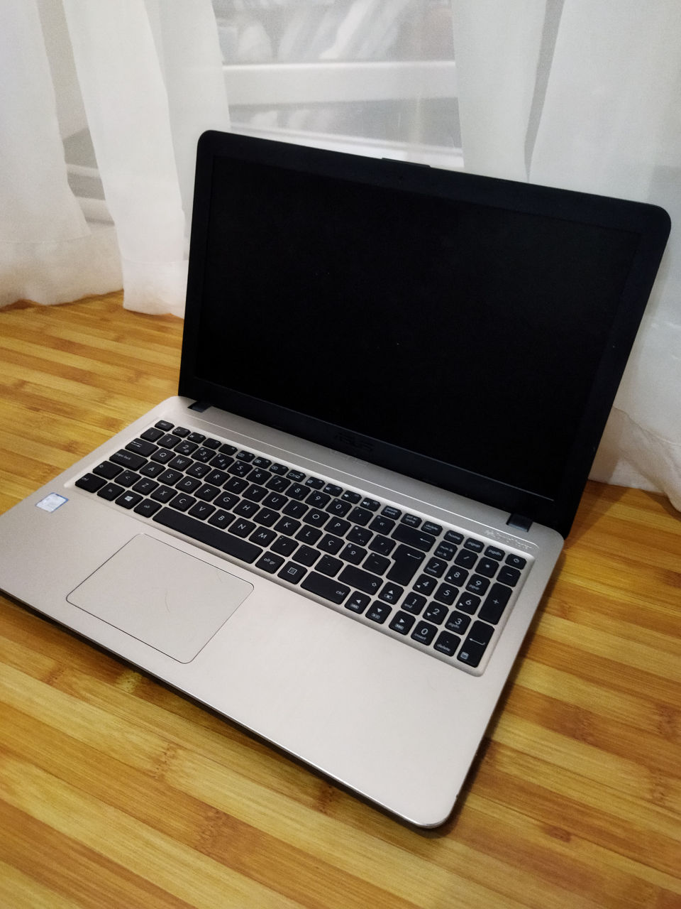 Asus vivobook F540N